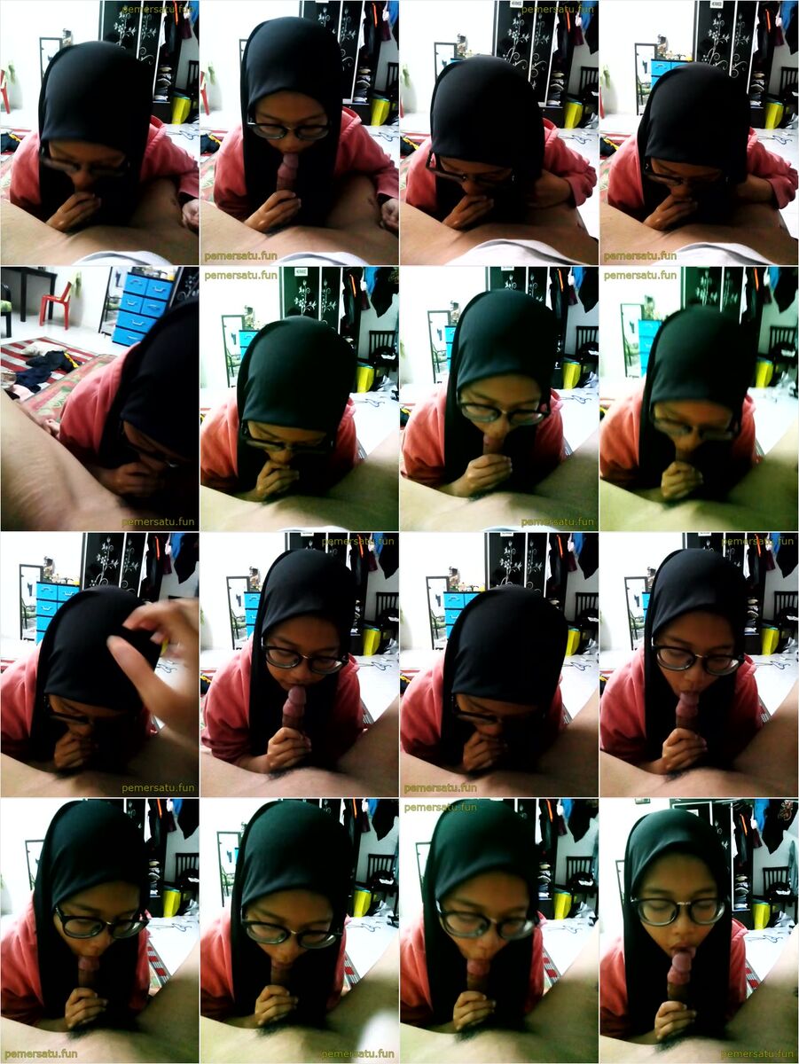siti saleha hijab hitam kacamata sepong (1)