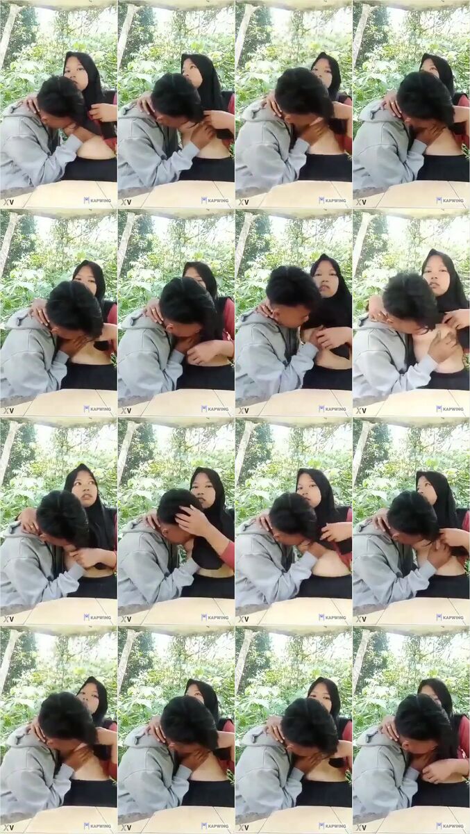 Ayang minta nenen di kebun