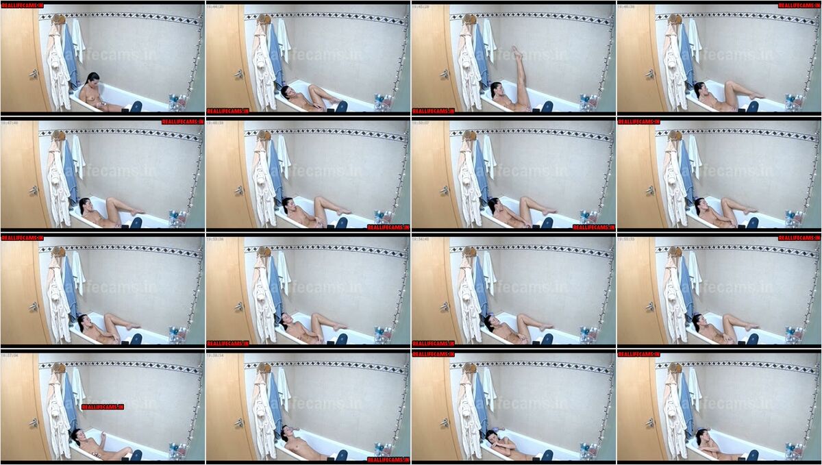 Reallifecam - Eris bate in bath ,07 04 2025