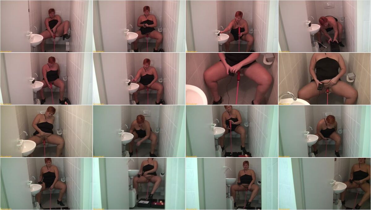Annadevot - with the fucking machine on the toilet Streaming Vid