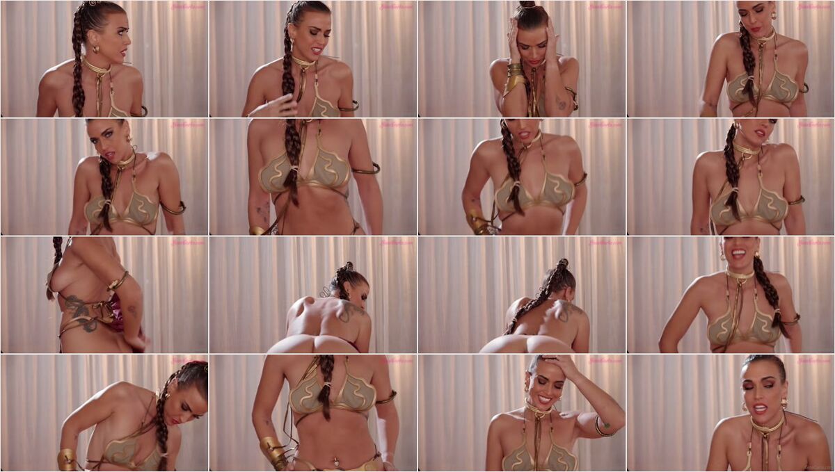 Gina Carla - 16 November 2024 - Leia Doggystyle