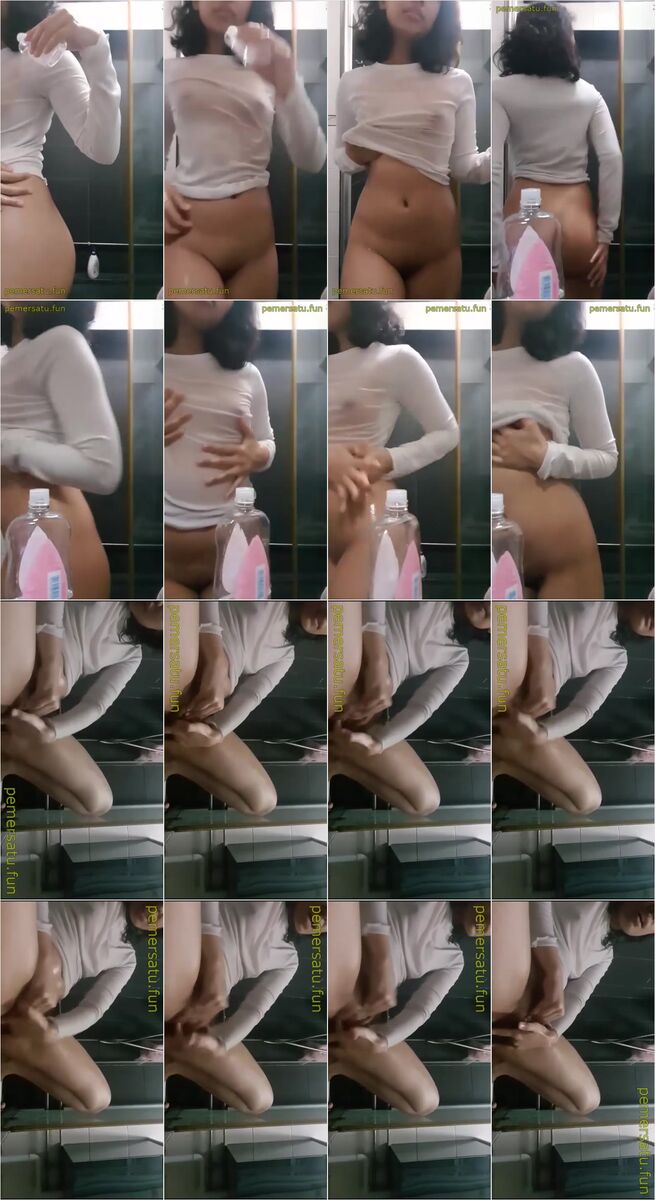 kompilasi sarina abg 18yo kurus tocil colok memek di wc