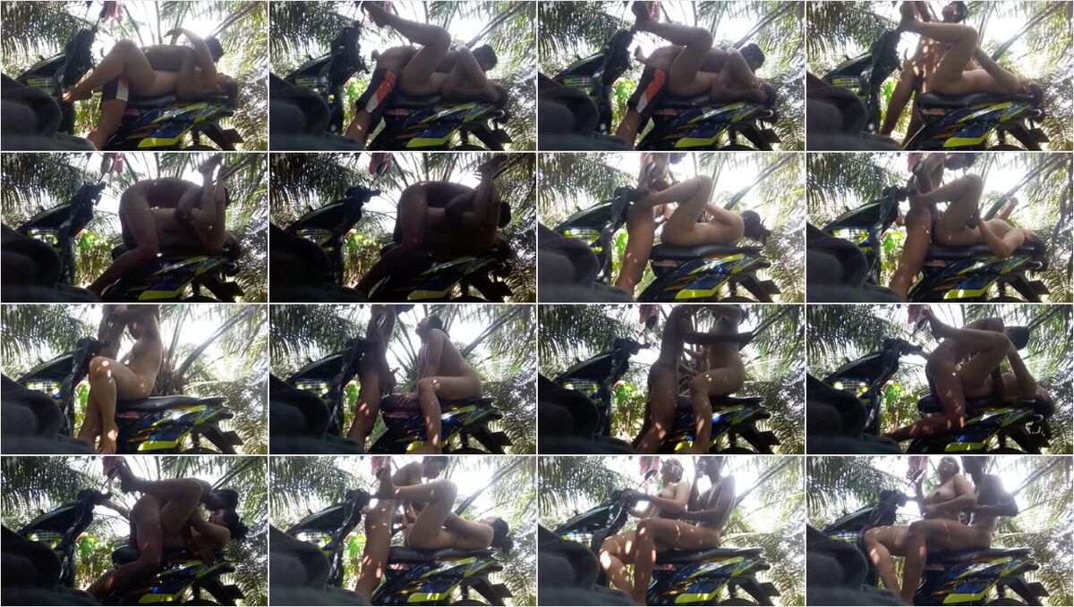 Bokep ABG Mesum Ngewe di Atas Motor di Kebun Bahaya Ta -