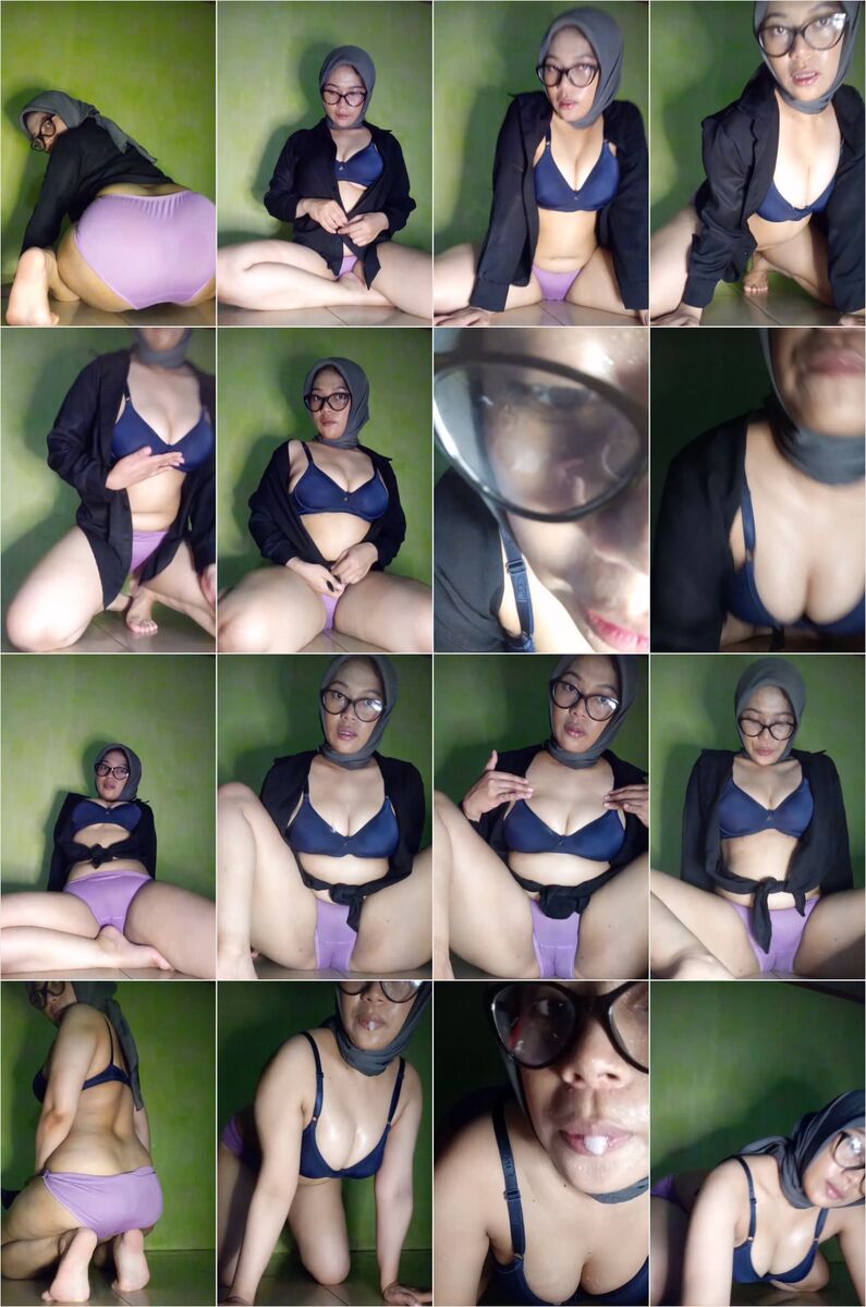 Hijab Sarah Bugil Pamer Badan Main Ludah 8