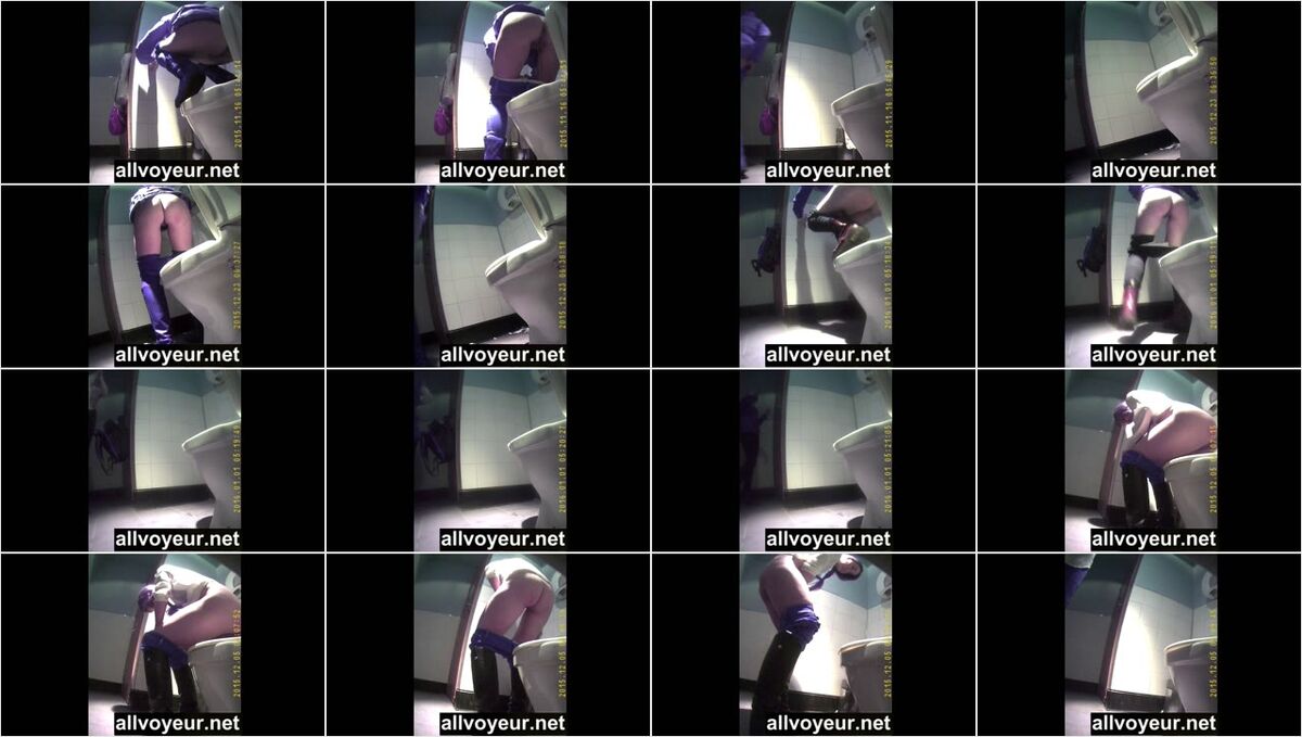 Shitting Ladies 2